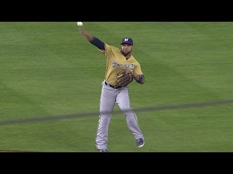 MIL@LAD: Gonzalez makes the play to end the game