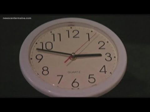 Maine passes law to allow Eastern Daylight Time year-round
