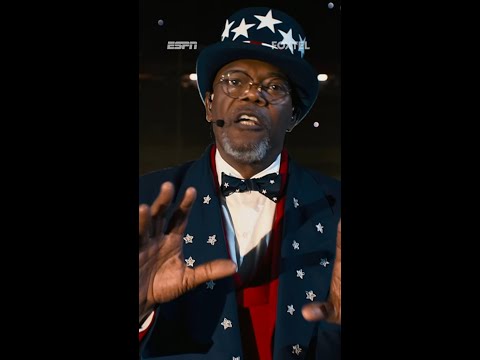Samuel L Jackson made a surprise appearance during the Half Time show at the Super Bowl 😲 #NFL