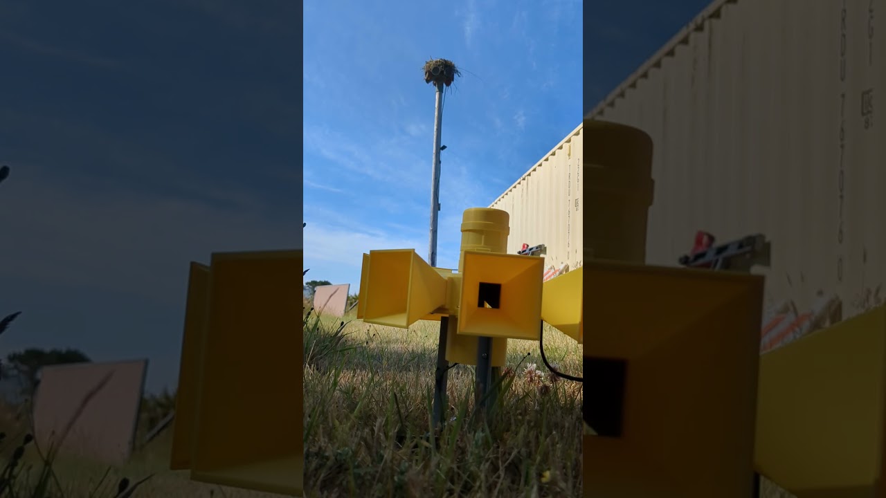 Mini STL-10 Growls Next to REAL STL-10 #siren #sirens #loud #3dprinting #diy #federalsignal