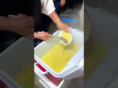 Trying the famous Corn Man Elotero in Lincoln Heights, Los Angeles #shorts #losangeles
