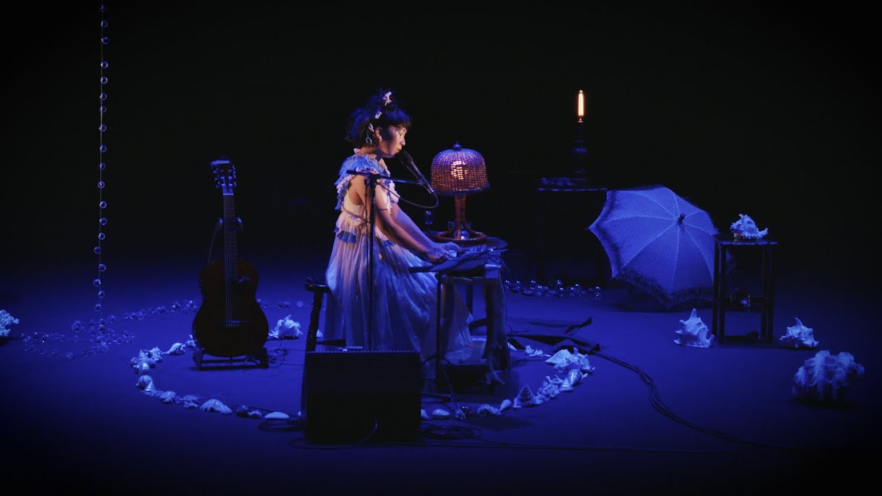 青葉市子 (Ichiko Aoba) - "Space Orphans"など3曲のライブ映像を公開 (Live at Shibuya ...