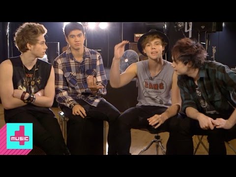 5 Seconds Of Summer: Vegemite Vs Marmite