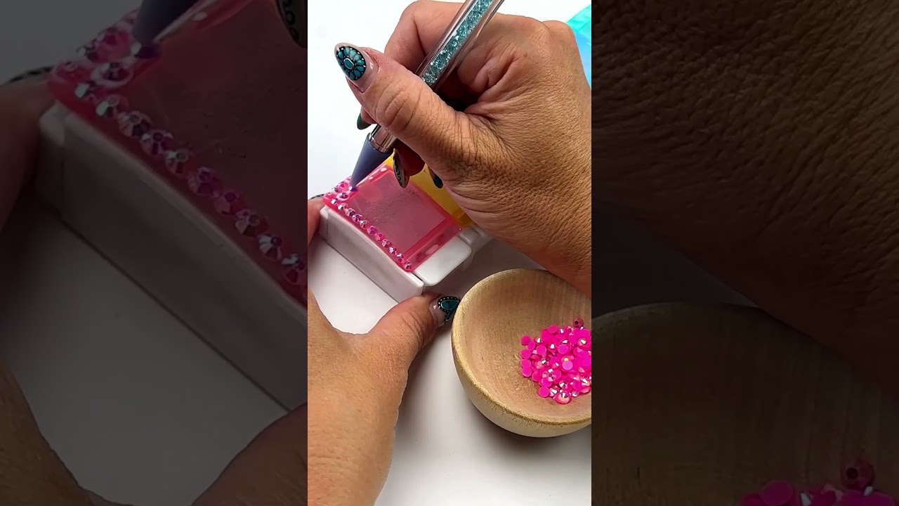 How to rhinestone a pill box. #rhinestones #rhinestone #craft #diycrafts