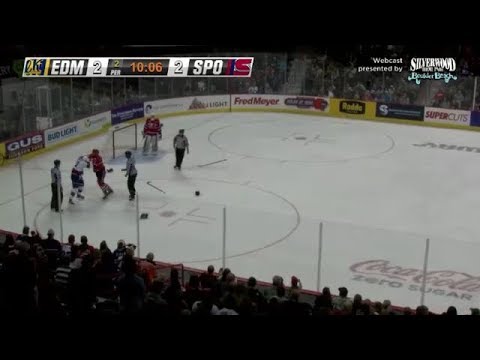 Jake Neighbours vs. Matt Leduc, October 06, 2018 - Edmonton Oil Kings ...