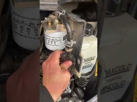 Bobcat E35 Filling Fuel Filter and Priming