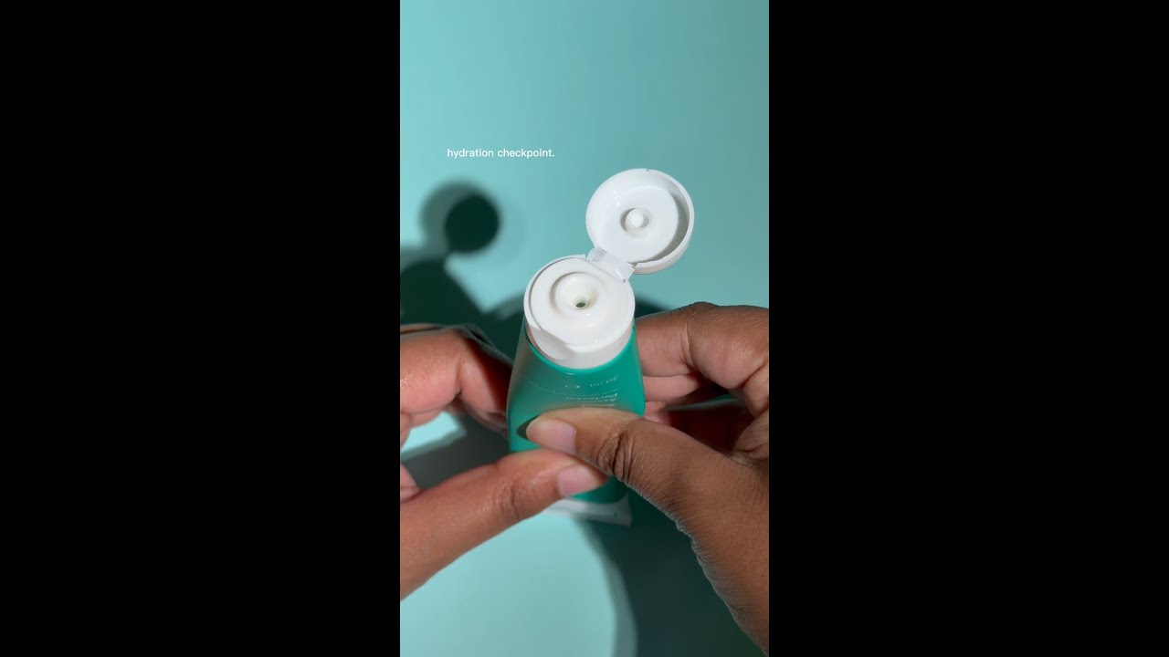 If this showed up on your feed, it’s your sign — your skin needs hydration. 🩵