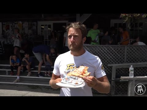Barstool Pizza Review - Chilmark General Store, Martha's Vineyard (Bonus Art Gallery)
