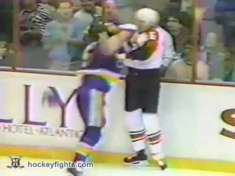 Craig Coxe vs. Jeff Chychrun, March 16, 1989 - St Louis Blues vs ...