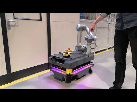 MuR205 - Mobile Universal Robot with Whole Body Control and Redundancy Resolution