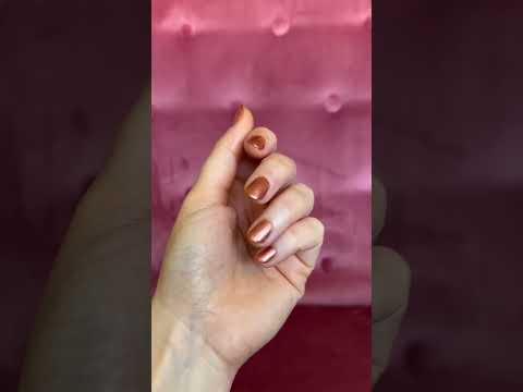 Zoya Yardley ✨ Touch of gold for St. Patty’s Day. #nails #beauty #nailpolish #stpatricksday #zoya