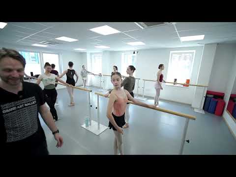 Ballet class for intermediate LV.