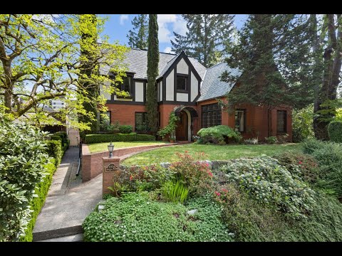 1034 SW Douglas Place Portland, OR |