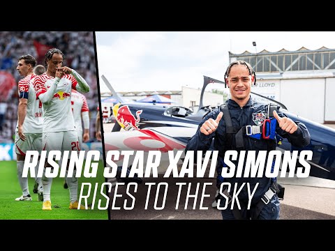 Xavi Simons takes to the sky and learns how to fly ✈️🚀