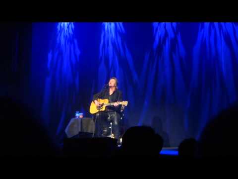 "Drift Off To Dream" into "Help Me Hold On"... Travis Tritt @ Newton Theatre 2015