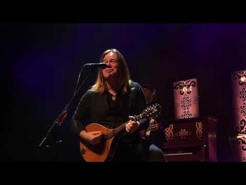 Alan Doyle - It's the End of the World as We Know It (R.E.M. cover)