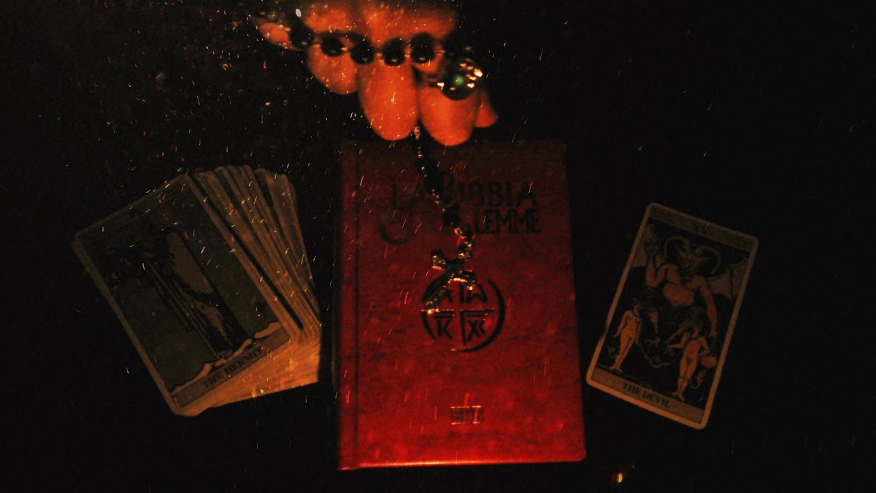 Virginia Monti -  The Oracle's Box