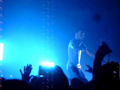 Video: Kid Cudi Performs "Day N Night"