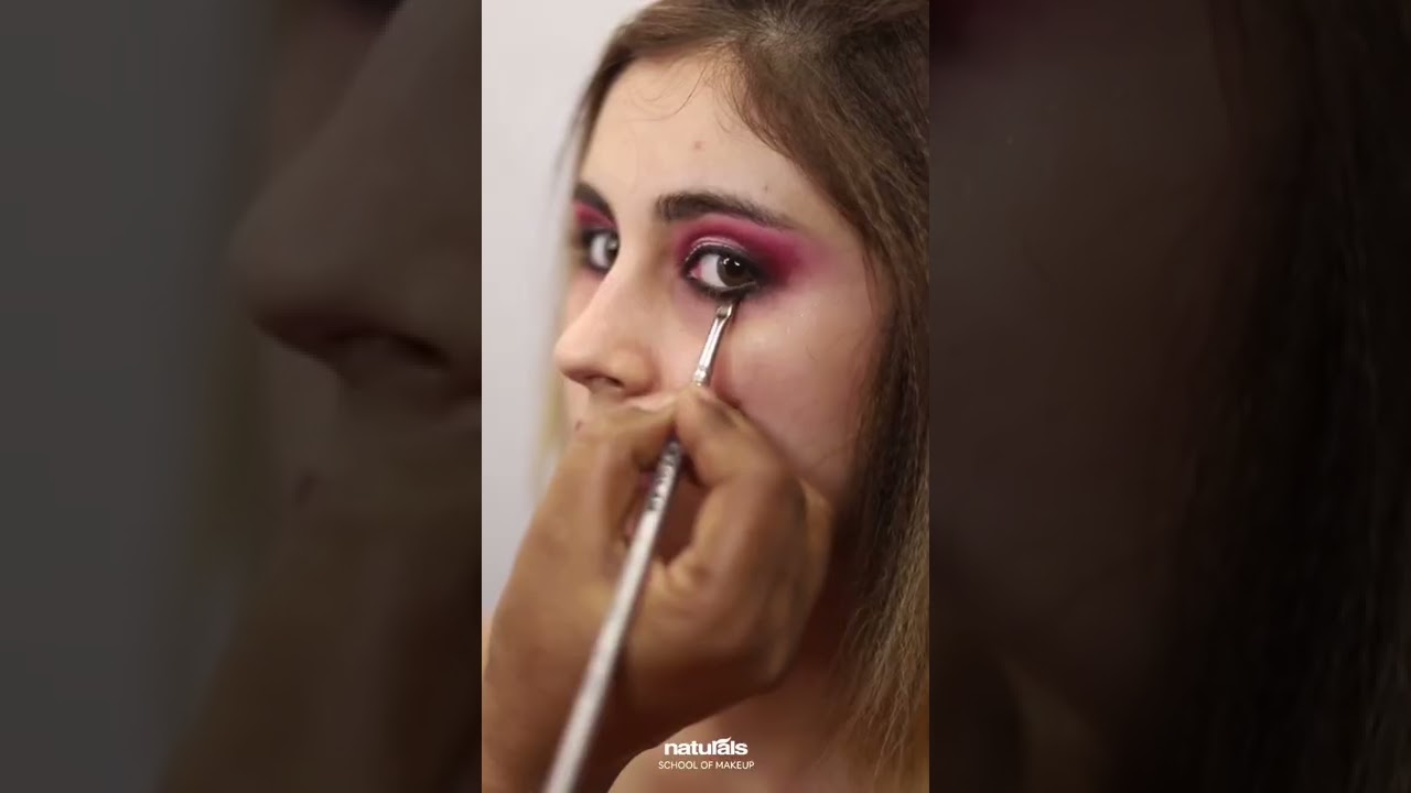 Eye makeup | Valentine’s Day makeup | Naturals salon | Naturals School of makeup