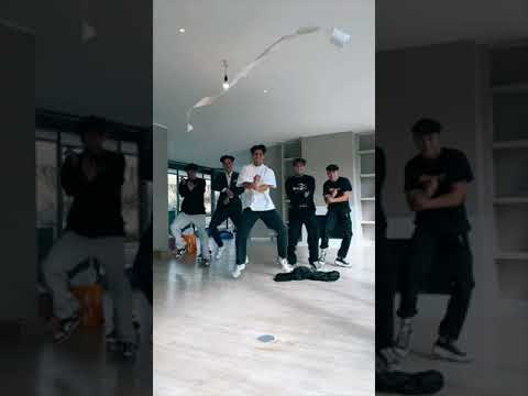 GANGNAM STYLE IS BACK🕺