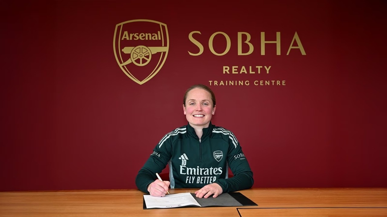 Kim Little Signs New Arsenal Contract | Captain Returns to Lead Arsenal Women