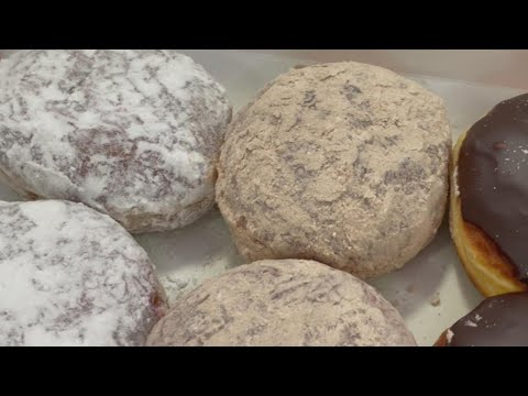Reporter Joshua Vinson goes on a mission to learn pronunciation of 'Paczki'