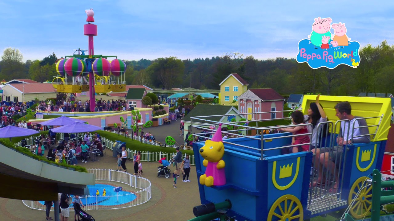 The Queen’s Flying Coach Ride | Paultons Park