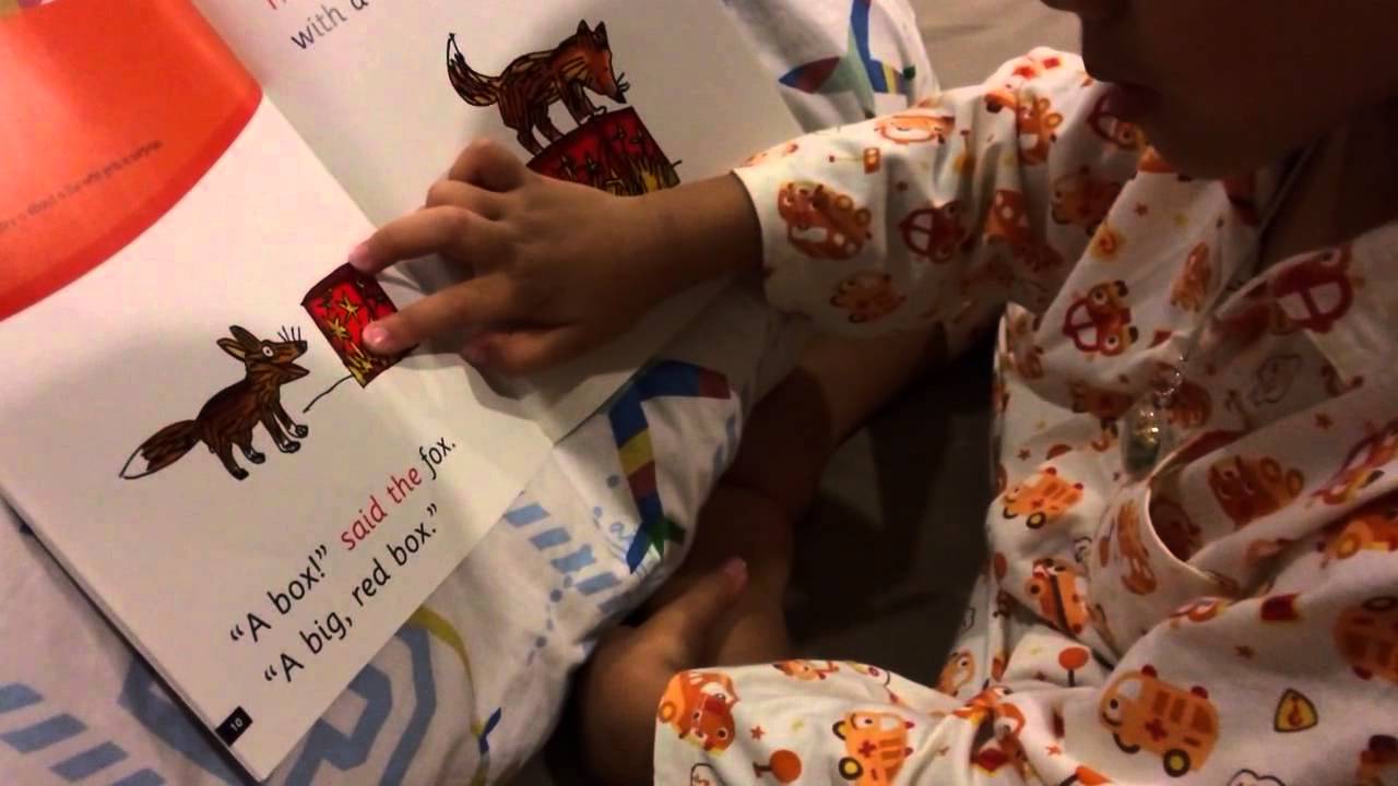 Mikkii Reading: Sun hat fun