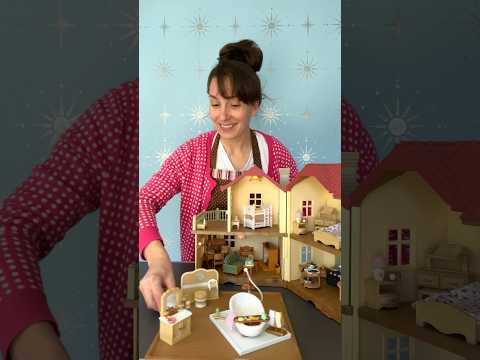 Decorating my Calico Critters thrift store find!