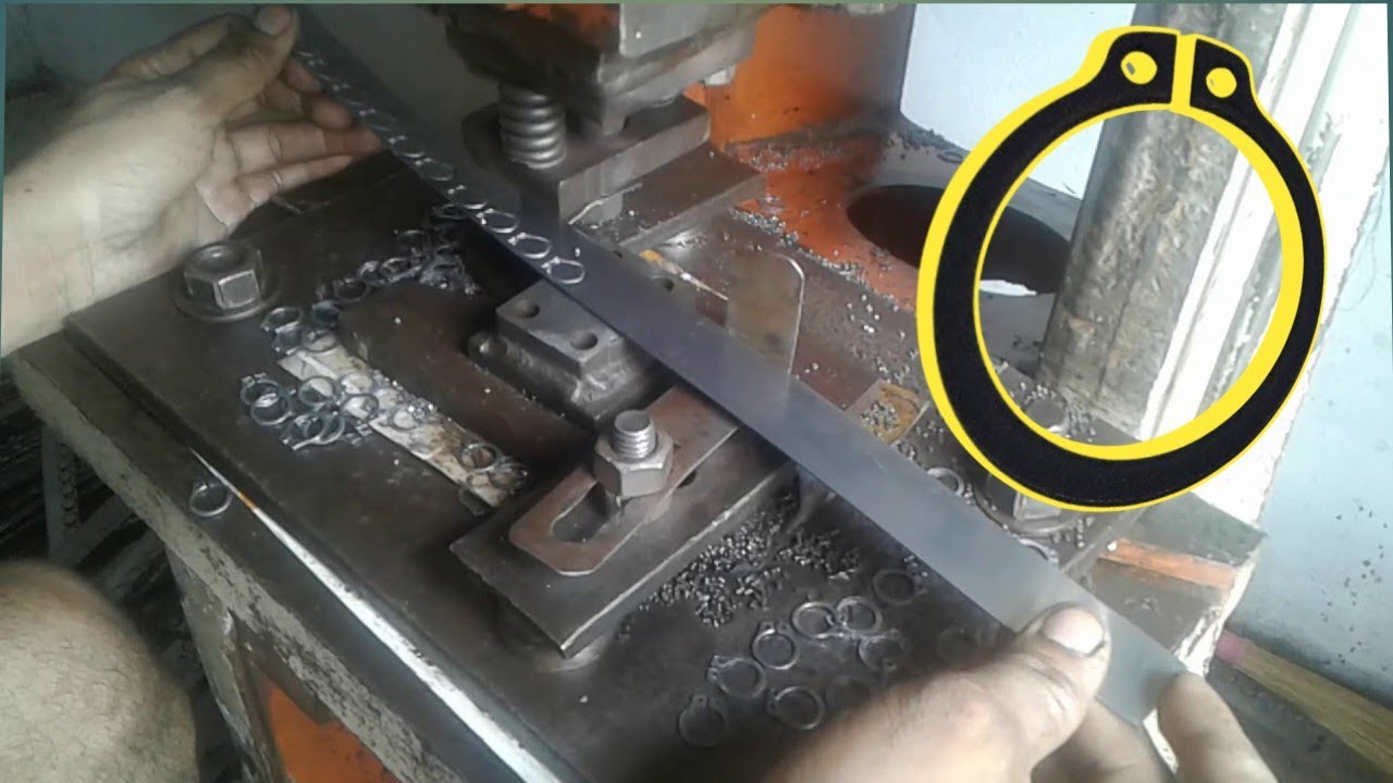 Circlip manufacturing process. external circlip lock