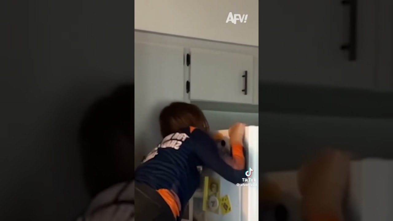 Self-wedgie @AFV
