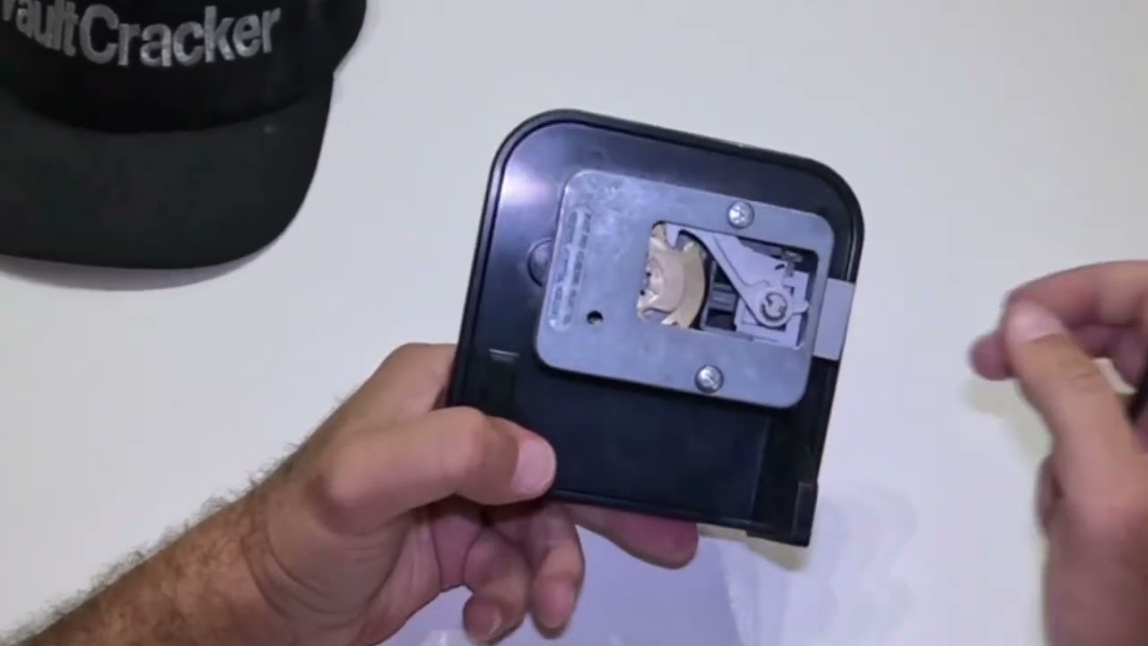 How to change the combination on Lagard 3330 mechanical dial lock. 