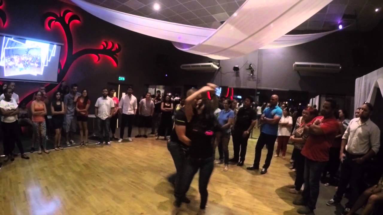 Salsa Demo by ArubaSalsa dance company