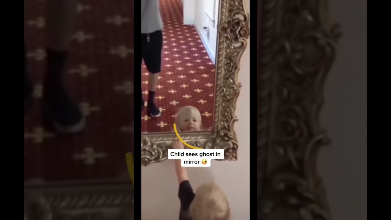 Child sees ghost in mirror 😱💀 // Follow for more scary video’s