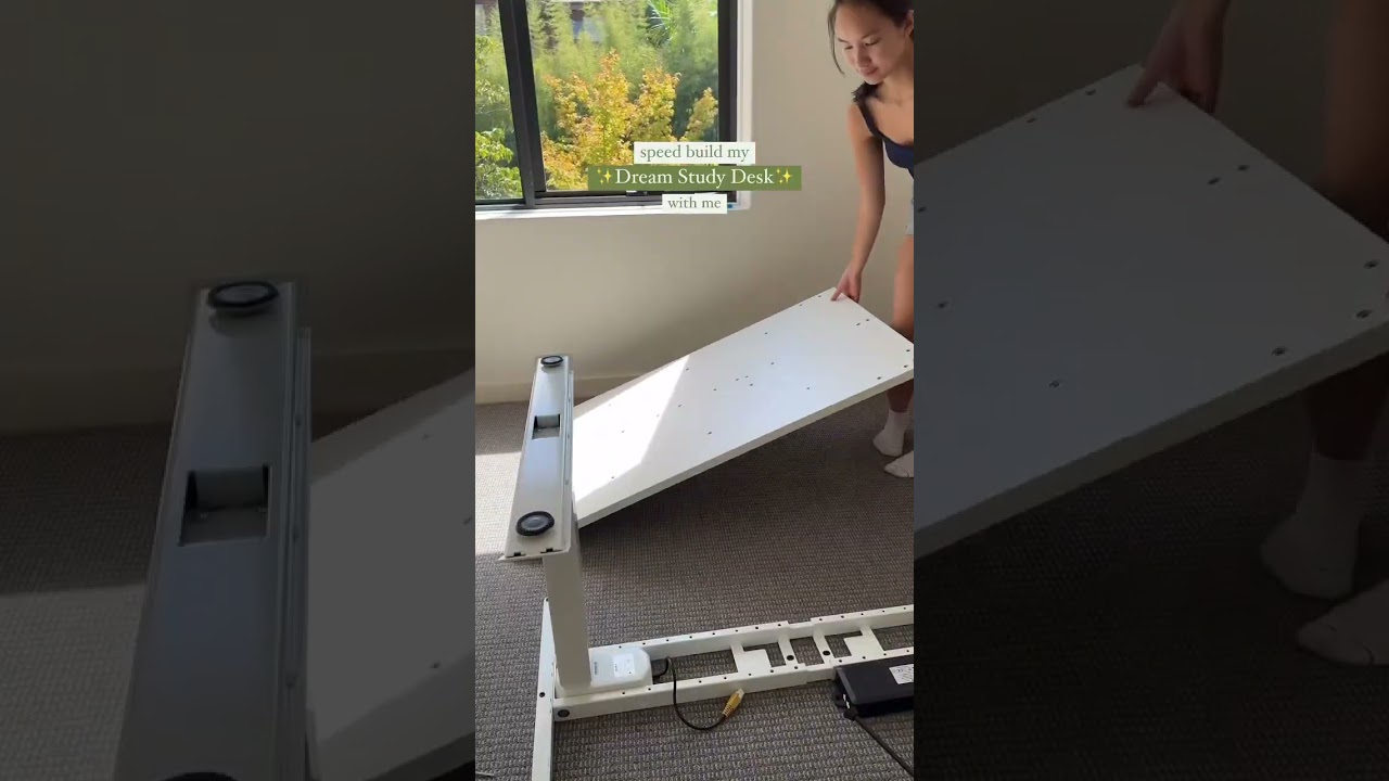 Building the ultimate study setup with your Desky Sit-Stand Desk! 🙌