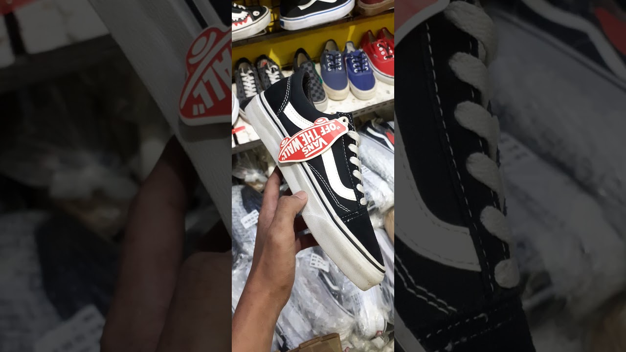 vans premium old school black white#vansoffthewall