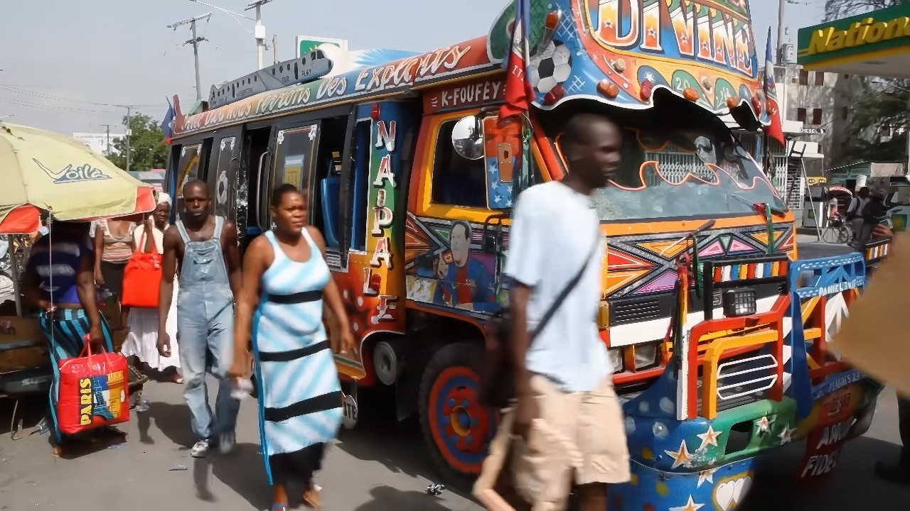 Documentaire | Les routes de l’impossible – Haïti, plus forte la vie