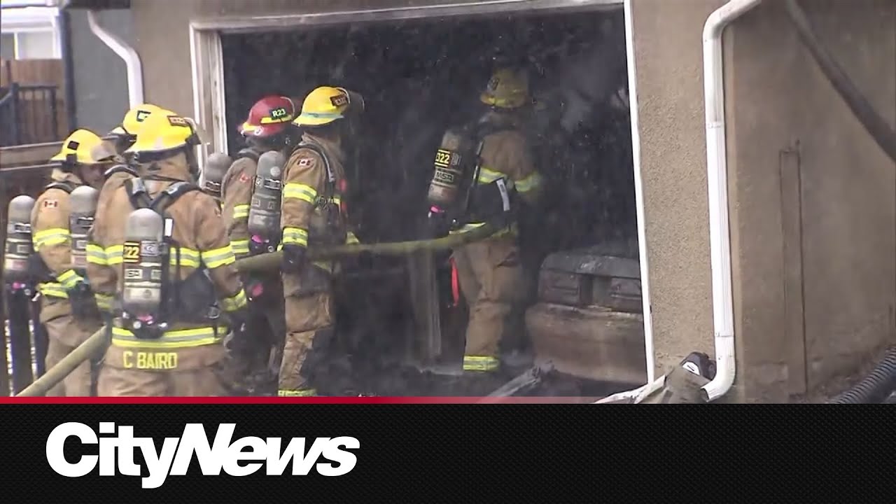 Calgary Fire tackles blaze in detached garage on Maitland Drive