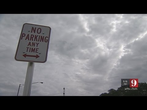 Video: 'No parking' signs along Longwood rest stop not working
