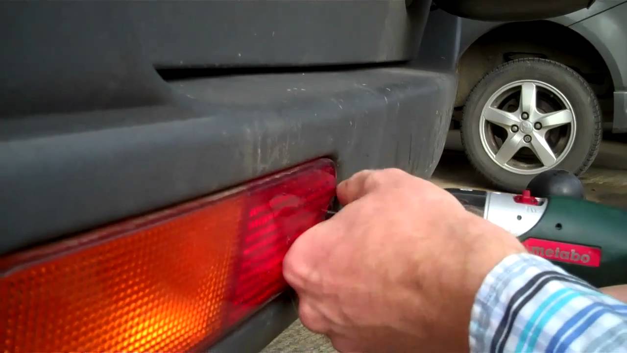 How to fit the rear light guards on a Land Rover Freelander 1