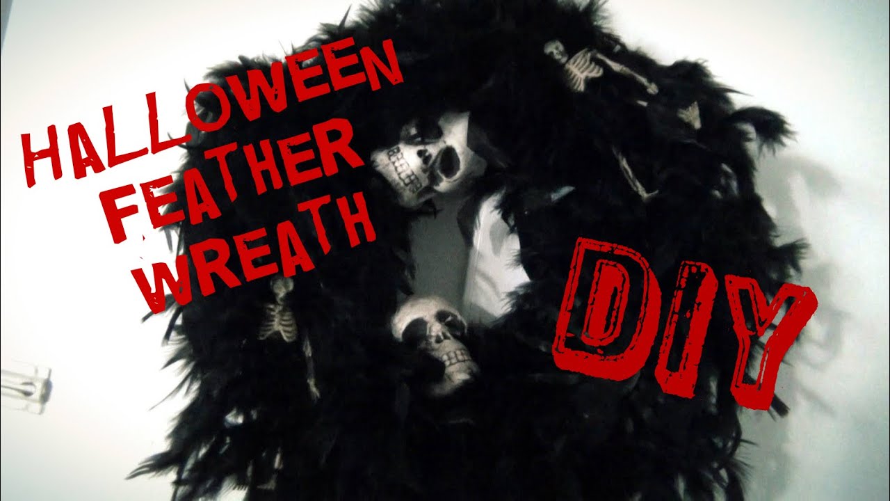 DIY Décor ♥ DIY Halloween Feather Wreath
