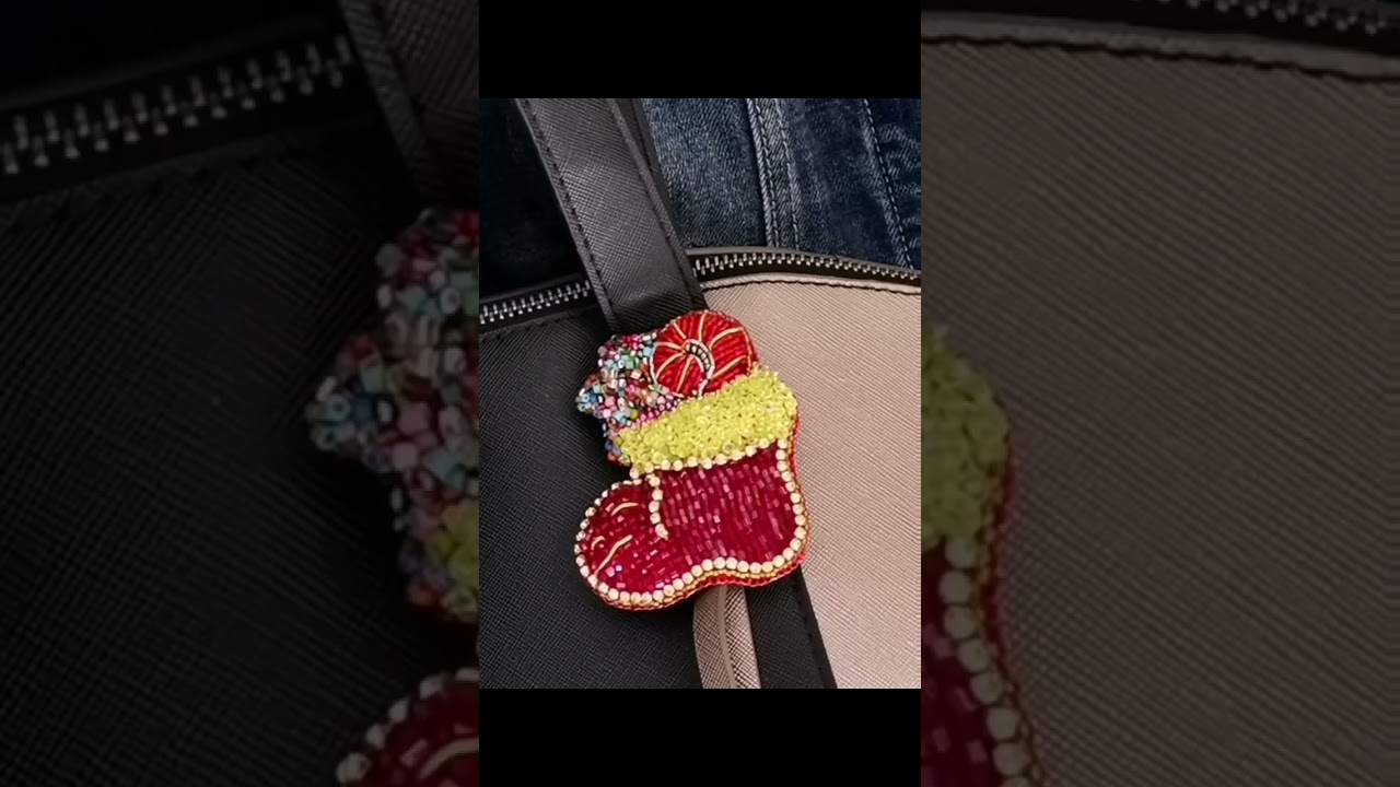 Pin navideño, técnica embroidery