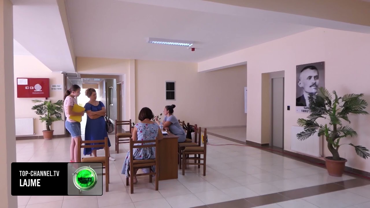 Top Channel/Të ndarë në shkollë sipas racës/ Thirrja e komunitetit rom ... Top Channel/Të ndarë në shkollë sipas racës/ Thirrja e komunitetit rom ...