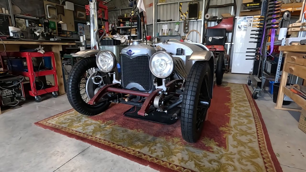 Pre war Riley Brooklands - Front guards wired