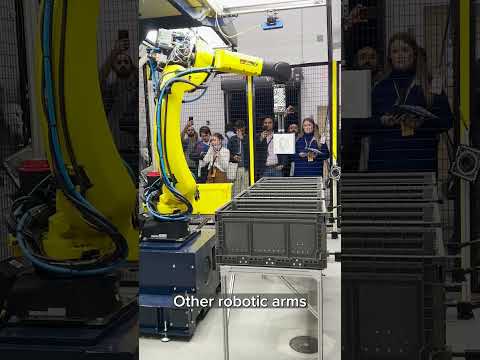 Amazon shows off a robotic arm called 'Sparrow' that can pick millions ...