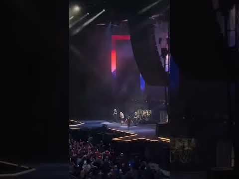 AC/DC thunderstrikes Cleveland! Epic live version of Thunderstruck shakes the stadium ⚡🔥 #ACDC #Live