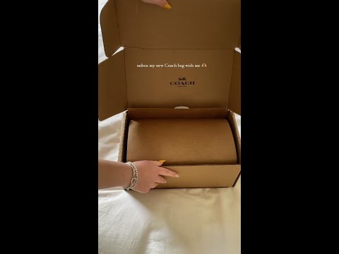 π COACH *luxe unboxing* by aliciawaid Full HD