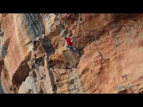 Ben Wiessner on Rattlesnake Shake, 26 Taipan Wall, Grampians