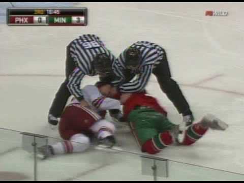 Keith Yandle vs. Cal Clutterbuck, November 13, 2008 - Arizona Coyotes ...