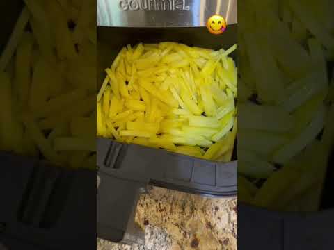 Haciendo papitas fritas - Making French Fries